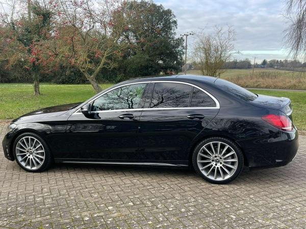 Black Mercedes-Benz C 200 2021 in Marijampole, with an engine capacity of 1.60 L and mileage of 13 thousand km for 26500 €, photo 11 on AUTOMOTO.COM.LV