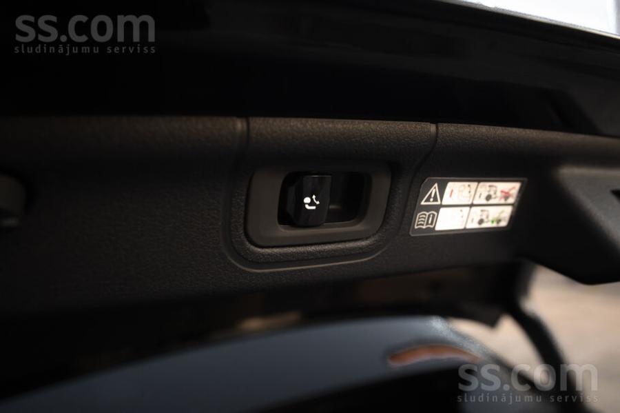 Melns Mercedes-Benz C 200 2021 Jelgava, ar dzinēja tilpumu 1.50 L un nobraukumu 0 tūkst. km par 39000 €, foto 36 vietnē AUTOMOTO.COM.LV