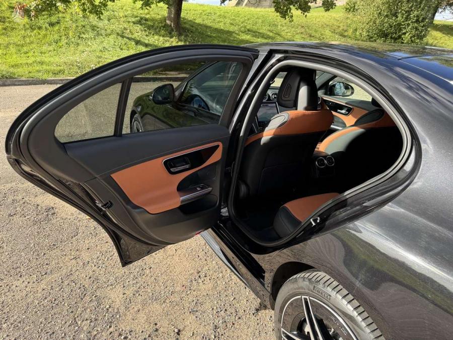 Black Mercedes-Benz C 200 2023 in Kaunas, with an engine capacity of 1.50 L and mileage of 43 thousand km for 28600 €, photo 44 on AUTOMOTO.COM.LV