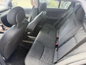 Black Mercedes-Benz C 200 2003 in Kuldiga, with an engine capacity of 2.20 L and mileage of 600 thousand km for 570 €, photo 6 on AUTOMOTO.COM.LV