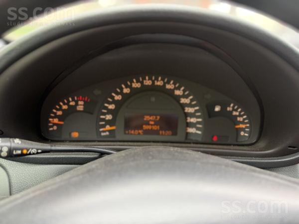 Black Mercedes-Benz C 200 2003 in Kuldiga, with an engine capacity of 2.20 L and mileage of 600 thousand km for 570 €, photo 10 on AUTOMOTO.COM.LV