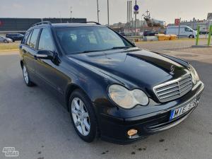 Black Mercedes-Benz C 200 2005 in Kaunas, with an engine capacity of 1.80 L and mileage of 319 thousand km for 1650 €, photo 3 on AUTOMOTO.COM.LV
