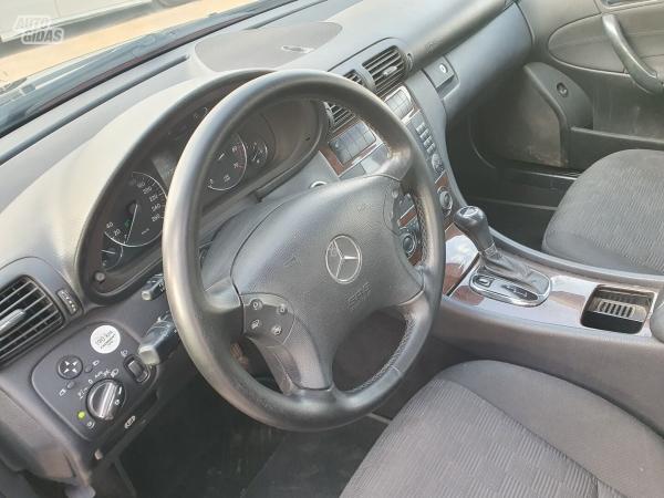 Black Mercedes-Benz C 200 2005 in Kaunas, with an engine capacity of 1.80 L and mileage of 319 thousand km for 1650 €, photo 8 on AUTOMOTO.COM.LV