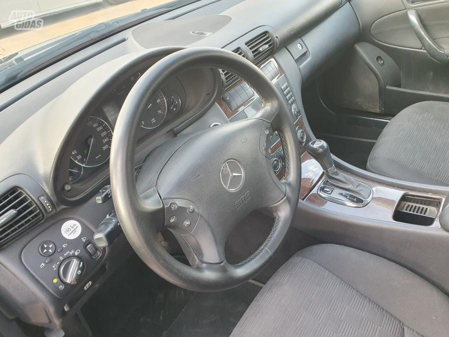 Black Mercedes-Benz C 200 2005 in Kaunas, with an engine capacity of 1.80 L and mileage of 319 thousand km for 1650 €, photo 8 on AUTOMOTO.COM.LV