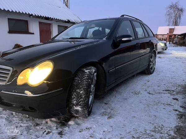 Melns Mercedes-Benz C 200 2006 Šauļi, ar dzinēja tilpumu 2.10 L un nobraukumu 328 tūkst. km par 1600 €, foto 1 vietnē AUTOMOTO.COM.LV