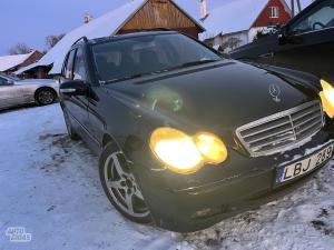 Melns Mercedes-Benz C 200 2006 Šauļi, ar dzinēja tilpumu 2.10 L un nobraukumu 328 tūkst. km par 1600 €, foto 2 vietnē AUTOMOTO.COM.LV