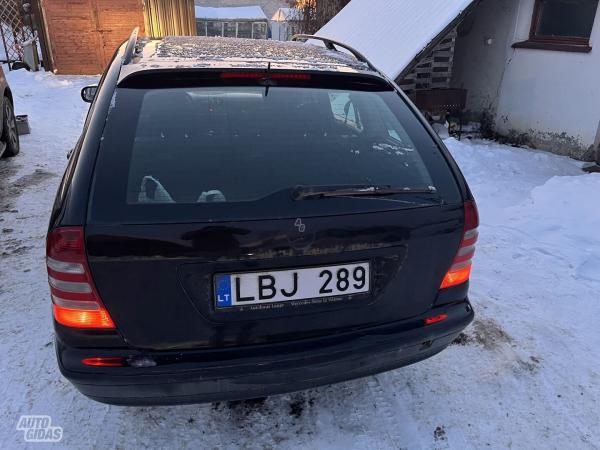 Melns Mercedes-Benz C 200 2006 Šauļi, ar dzinēja tilpumu 2.10 L un nobraukumu 328 tūkst. km par 1600 €, foto 4 vietnē AUTOMOTO.COM.LV