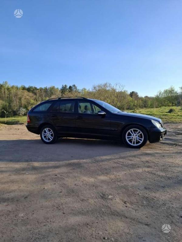 Melns Mercedes-Benz C 200 2006 Druskininkai, ar dzinēja tilpumu 2.15 L un nobraukumu 311 tūkst. km par 2500 €, foto 3 vietnē AUTOMOTO.COM.LV
