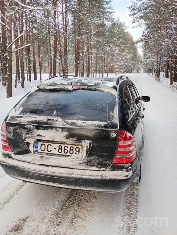 Black Mercedes-Benz C 200 2007 in Daugavpils, with an engine capacity of 2.20 L and mileage of 365 thousand km for 2000 €, photo 2 on AUTOMOTO.COM.LV