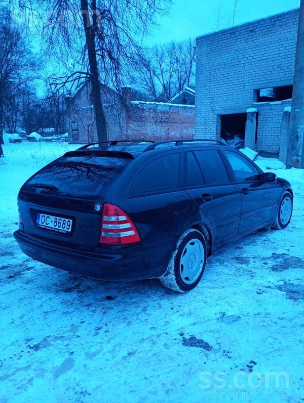 Melns Mercedes-Benz C 200 2007 Daugavpils, ar dzinēja tilpumu 2.20 L un nobraukumu 466 tūkst. km par 1700 €, foto 2 vietnē AUTOMOTO.COM.LV