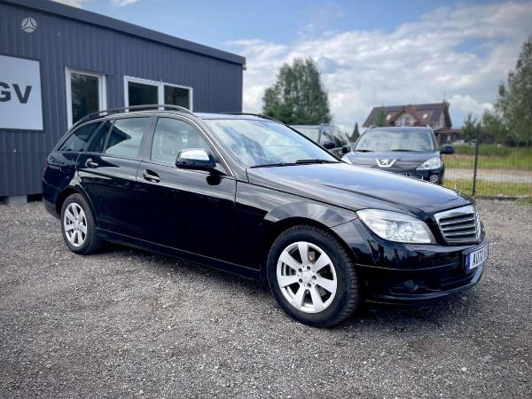 Black Mercedes-Benz C 200 2007 in Vilnius, with an engine capacity of 2.10 L and mileage of 375 thousand km for 3999 €, photo 7 on AUTOMOTO.COM.LV