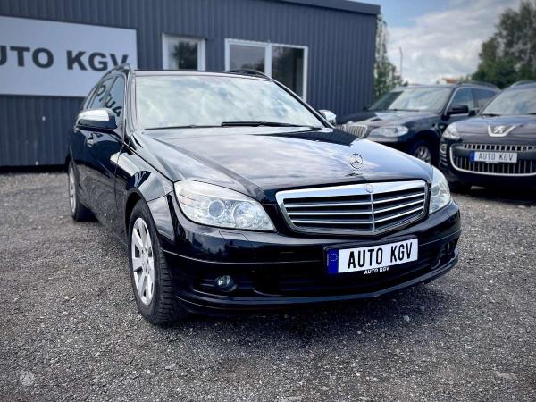Black Mercedes-Benz C 200 2007 in Vilnius, with an engine capacity of 2.10 L and mileage of 375 thousand km for 3999 €, photo 8 on AUTOMOTO.COM.LV