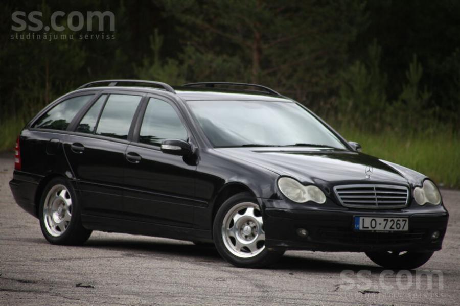 Черный Мерседес Ц 200 2007 в Рига, объемом двигателя 2.20 л и пробегом 332 тыс. км за 3500 €, фото 3 на AUTOMOTO.COM.LV
