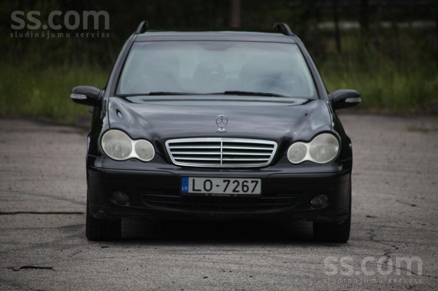 Черный Мерседес Ц 200 2007 в Рига, объемом двигателя 2.20 л и пробегом 332 тыс. км за 3500 €, фото 4 на AUTOMOTO.COM.LV