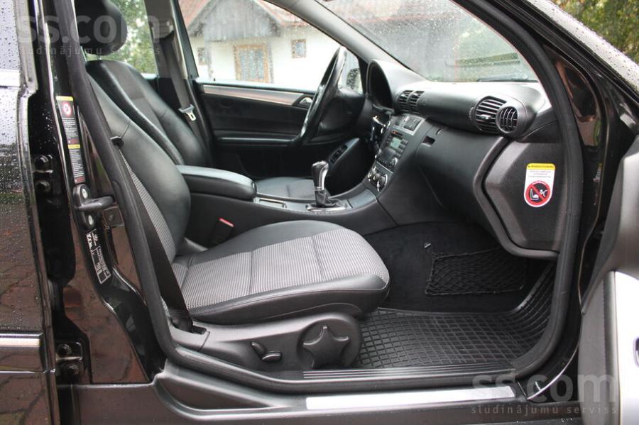 Black Mercedes-Benz C 200 2007 in Saldus, with an engine capacity of 2.20 L and mileage of 267 thousand km for 3650 €, photo 11 on AUTOMOTO.COM.LV