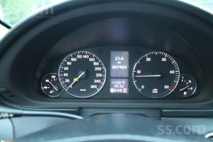 Black Mercedes-Benz C 200 2007 in Saldus, with an engine capacity of 2.20 L and mileage of 267 thousand km for 3650 €, photo 16 on AUTOMOTO.COM.LV