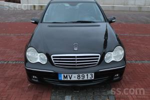 Black Mercedes-Benz C 200 2007 in Saldus, with an engine capacity of 2.20 L and mileage of 267 thousand km for 3650 €, photo 18 on AUTOMOTO.COM.LV