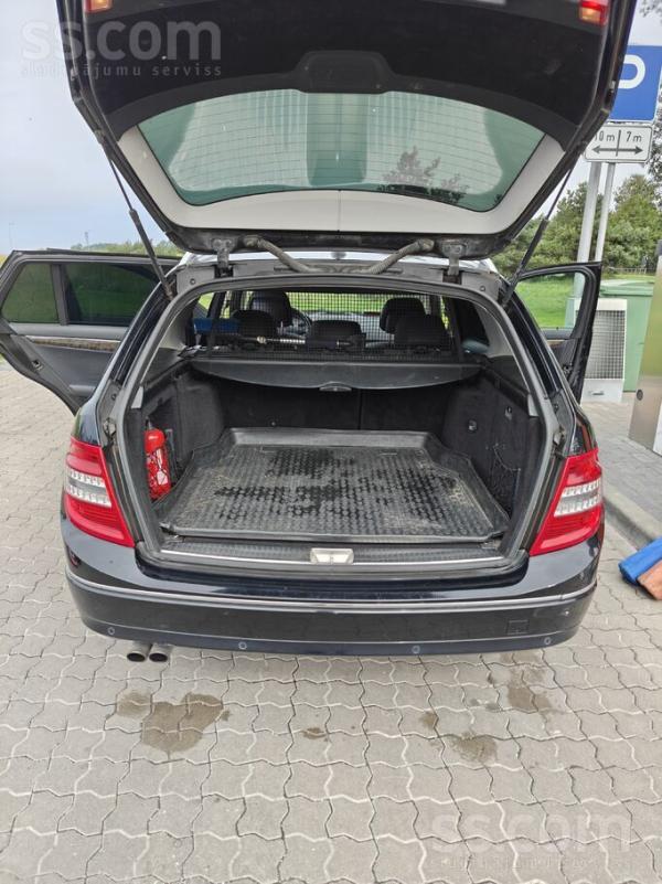 Melns Mercedes-Benz C 200 2008 Liepāja, ar dzinēja tilpumu 2.20 L un nobraukumu 325 tūkst. km par 3000 €, foto 2 vietnē AUTOMOTO.COM.LV
