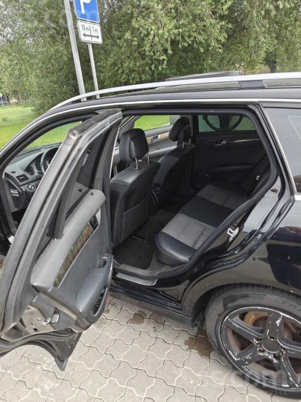 Melns Mercedes-Benz C 200 2008 Liepāja, ar dzinēja tilpumu 2.20 L un nobraukumu 325 tūkst. km par 3000 €, foto 4 vietnē AUTOMOTO.COM.LV