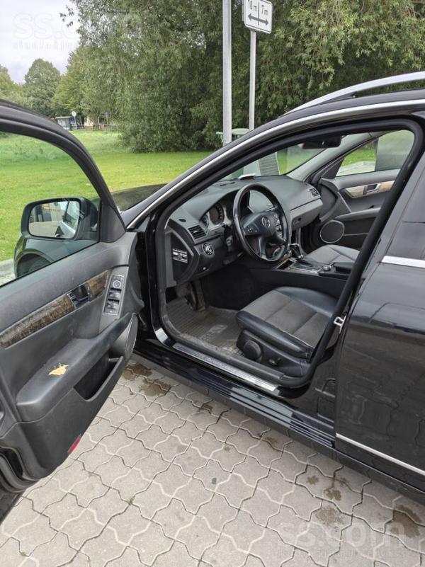 Melns Mercedes-Benz C 200 2008 Liepāja, ar dzinēja tilpumu 2.20 L un nobraukumu 325 tūkst. km par 3000 €, foto 5 vietnē AUTOMOTO.COM.LV