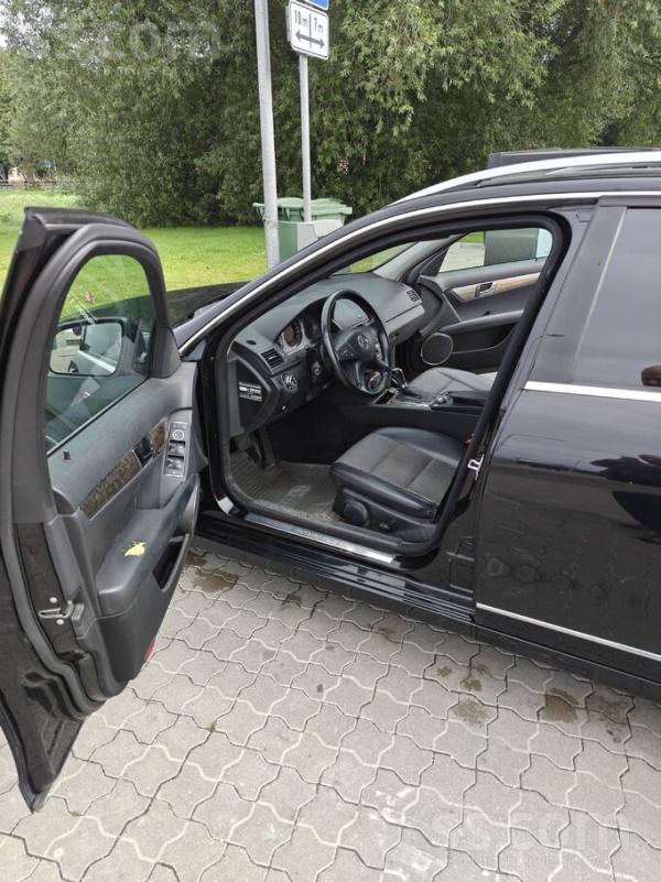 Melns Mercedes-Benz C 200 2008 Liepāja, ar dzinēja tilpumu 2.20 L un nobraukumu 325 tūkst. km par 3000 €, foto 6 vietnē AUTOMOTO.COM.LV