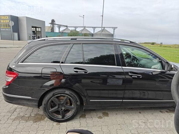 Melns Mercedes-Benz C 200 2008 Liepāja, ar dzinēja tilpumu 2.20 L un nobraukumu 325 tūkst. km par 3000 €, foto 8 vietnē AUTOMOTO.COM.LV