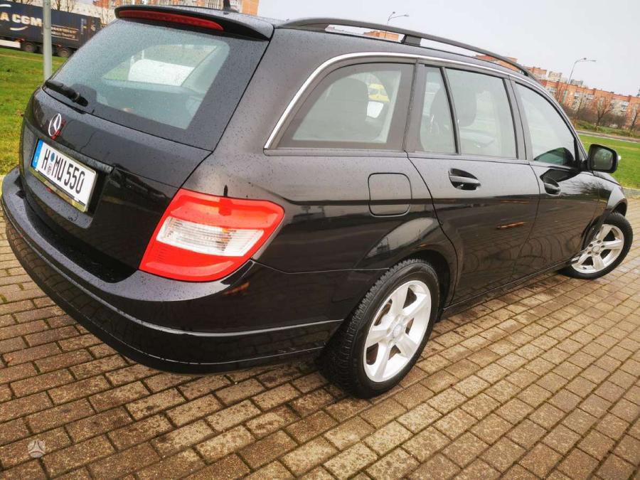 Black Mercedes-Benz C 200 2008 in Klaipeda, with an engine capacity of 2.15 L and mileage of 238 thousand km for 3950 €, photo 6 on AUTOMOTO.COM.LV