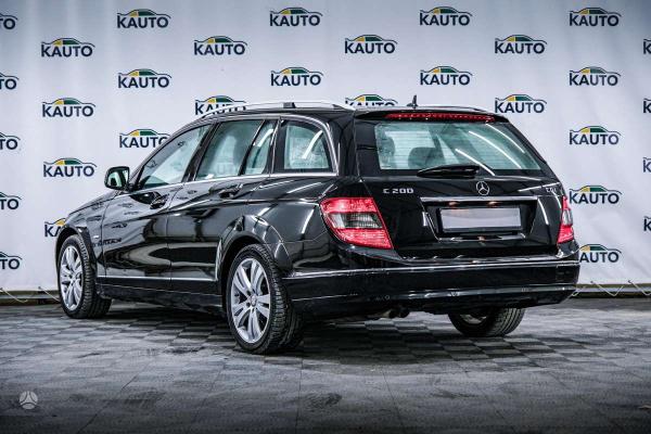 Melns Mercedes-Benz C 200 2008 Kauņa, ar dzinēja tilpumu 2.10 L un nobraukumu 0 tūkst. km par 5990 €, foto 4 vietnē AUTOMOTO.COM.LV