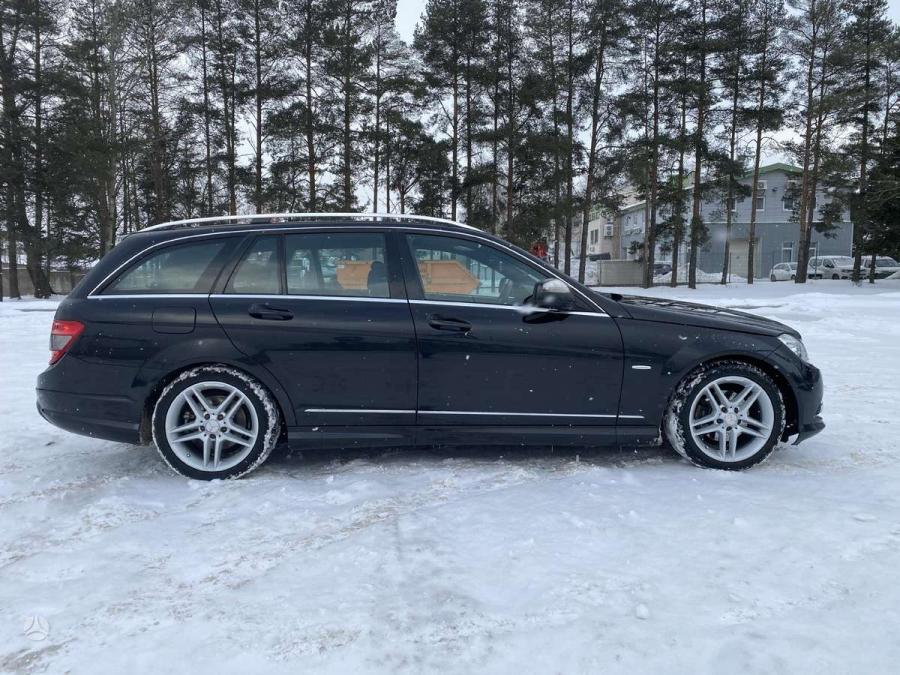 Melns Mercedes-Benz C 200 2008 Šauļi, ar dzinēja tilpumu 2.15 L un nobraukumu 390 tūkst. km par 3900 €, foto 4 vietnē AUTOMOTO.COM.LV