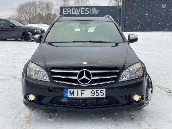 Black Mercedes-Benz C 200 2008 in Siauliai, with an engine capacity of 2.15 L and mileage of 390 thousand km for 3900 €, photo 2 on AUTOMOTO.COM.LV