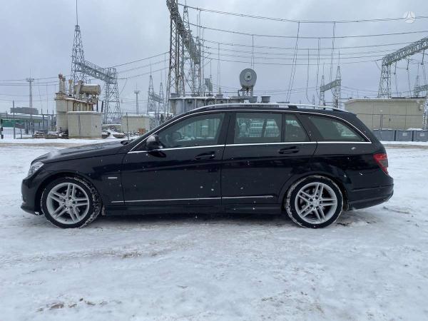 Black Mercedes-Benz C 200 2008 in Siauliai, with an engine capacity of 2.15 L and mileage of 390 thousand km for 3900 €, photo 8 on AUTOMOTO.COM.LV