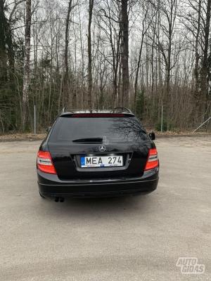 Black Mercedes-Benz C 200 2008 in Kupiskis, with an engine capacity of 2.20 L and mileage of 275 thousand km for 3950 €, photo 9 on AUTOMOTO.COM.LV
