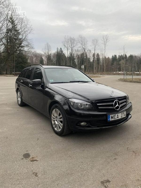 Black Mercedes-Benz C 200 2008 in Kupiskis, with an engine capacity of 2.20 L and mileage of 275 thousand km for 3950 €, photo 2 on AUTOMOTO.COM.LV