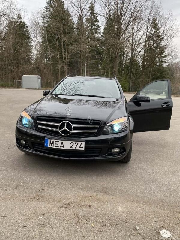 Black Mercedes-Benz C 200 2008 in Kupiskis, with an engine capacity of 2.20 L and mileage of 275 thousand km for 3950 €, photo 5 on AUTOMOTO.COM.LV