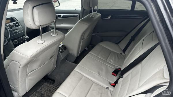 Melns Mercedes-Benz C 200 2008 Alīta, ar dzinēja tilpumu 2.00 L un nobraukumu 344 tūkst. km par 4200 €, foto 5 vietnē AUTOMOTO.COM.LV