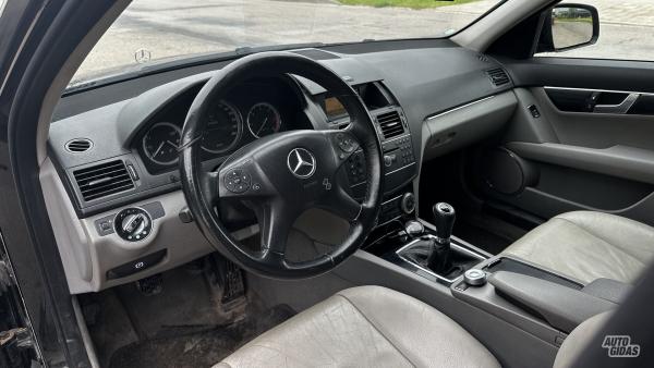 Melns Mercedes-Benz C 200 2008 Alīta, ar dzinēja tilpumu 2.00 L un nobraukumu 344 tūkst. km par 4200 €, foto 7 vietnē AUTOMOTO.COM.LV