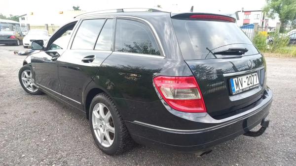 Melns Mercedes-Benz C 200 2008 Rīga, ar dzinēja tilpumu 2.20 L un nobraukumu 200 tūkst. km par 4300 €, foto 5 vietnē AUTOMOTO.COM.LV