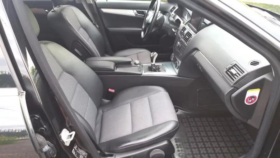 Melns Mercedes-Benz C 200 2008 Rīga, ar dzinēja tilpumu 2.20 L un nobraukumu 200 tūkst. km par 4300 €, foto 15 vietnē AUTOMOTO.COM.LV