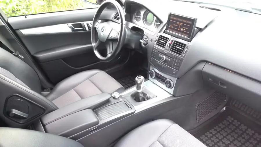 Melns Mercedes-Benz C 200 2008 Rīga, ar dzinēja tilpumu 2.20 L un nobraukumu 200 tūkst. km par 4300 €, foto 16 vietnē AUTOMOTO.COM.LV