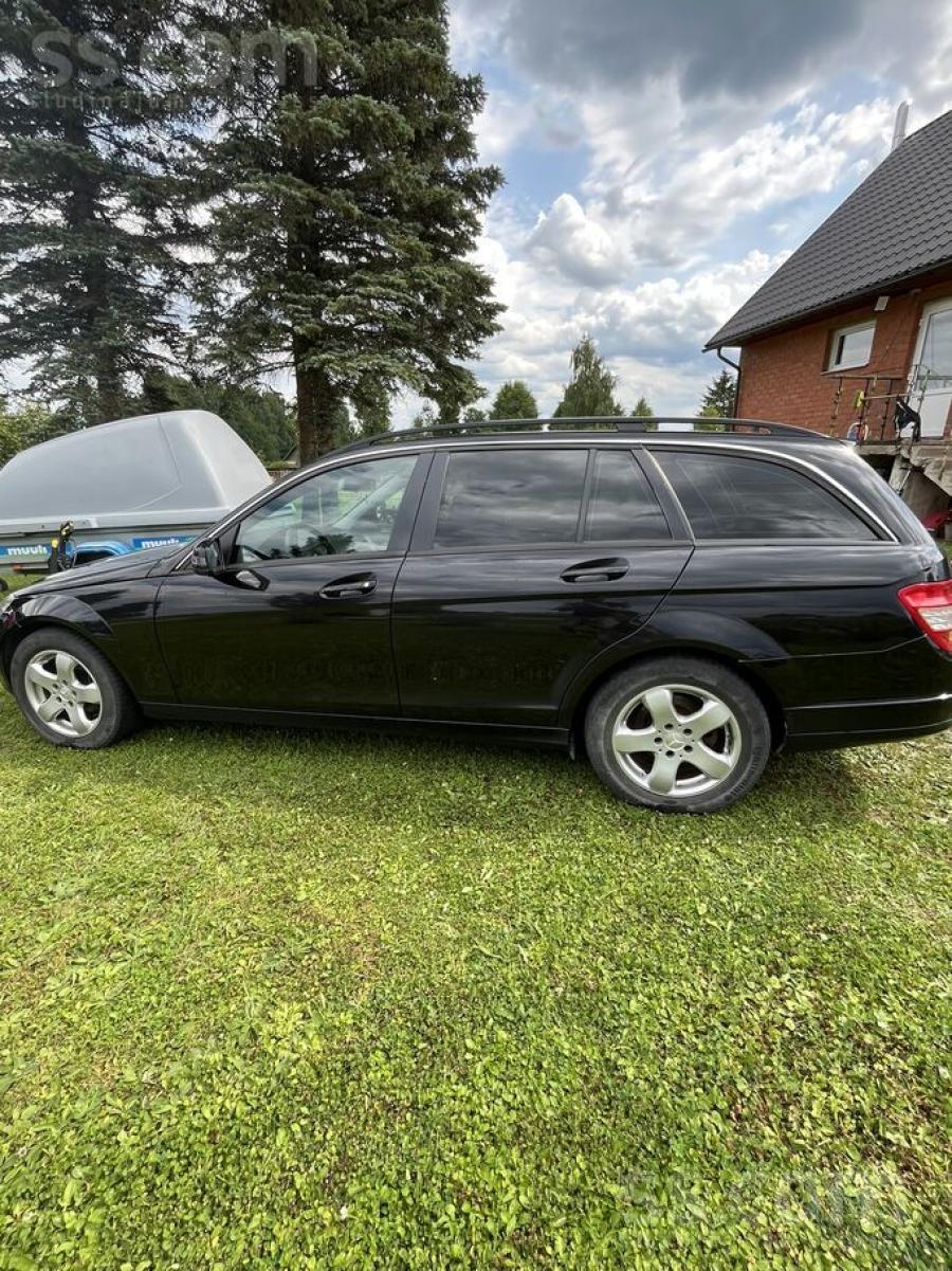 Black Mercedes-Benz C 200 2008 in Balvi, with an engine capacity of 2.10 L and mileage of 343 thousand km for 3650 €, photo 6 on AUTOMOTO.COM.LV