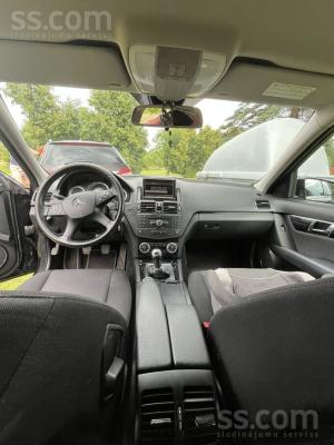 Black Mercedes-Benz C 200 2008 in Balvi, with an engine capacity of 2.10 L and mileage of 343 thousand km for 3650 €, photo 9 on AUTOMOTO.COM.LV