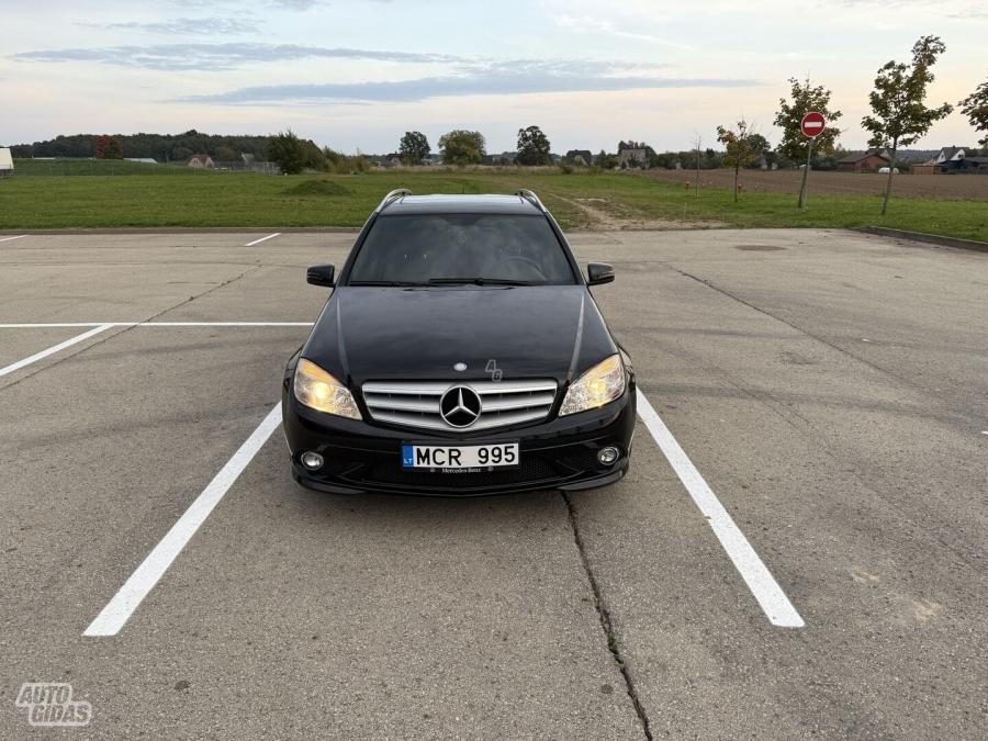 Melns Mercedes-Benz C 200 2008 Šauļi, ar dzinēja tilpumu 1.80 L un nobraukumu 294 tūkst. km par 4800 €, foto 3 vietnē AUTOMOTO.COM.LV