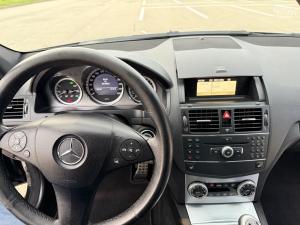 Melns Mercedes-Benz C 200 2008 Šauļi, ar dzinēja tilpumu 1.80 L un nobraukumu 294 tūkst. km par 4800 €, foto 17 vietnē AUTOMOTO.COM.LV