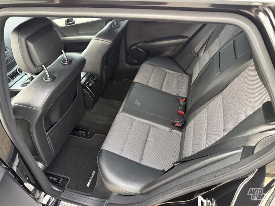 Melns Mercedes-Benz C 200 2008 Šauļi, ar dzinēja tilpumu 1.80 L un nobraukumu 294 tūkst. km par 4800 €, foto 20 vietnē AUTOMOTO.COM.LV