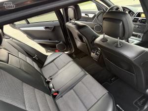 Melns Mercedes-Benz C 200 2008 Šauļi, ar dzinēja tilpumu 1.80 L un nobraukumu 294 tūkst. km par 4800 €, foto 21 vietnē AUTOMOTO.COM.LV