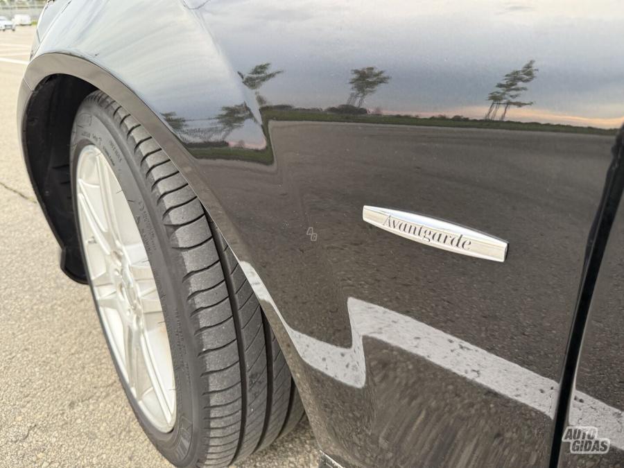 Melns Mercedes-Benz C 200 2008 Šauļi, ar dzinēja tilpumu 1.80 L un nobraukumu 294 tūkst. km par 4800 €, foto 33 vietnē AUTOMOTO.COM.LV