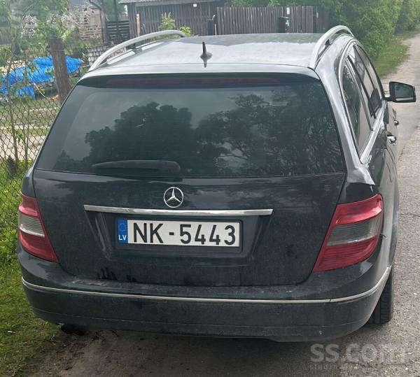 Melns Mercedes-Benz C 200 2009 Valmiera, ar dzinēja tilpumu 2.20 L un nobraukumu 310 tūkst. km par 3400 €, foto 4 vietnē AUTOMOTO.COM.LV