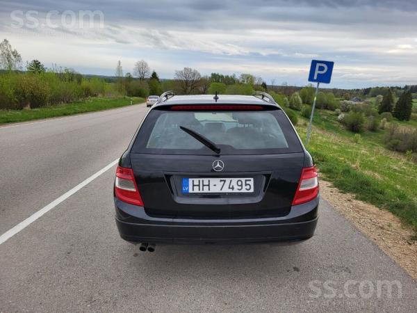 Black Mercedes-Benz C 200 2009 in Riga, with an engine capacity of 2.20 L and mileage of 0 thousand km for 2550 €, photo 6 on AUTOMOTO.COM.LV