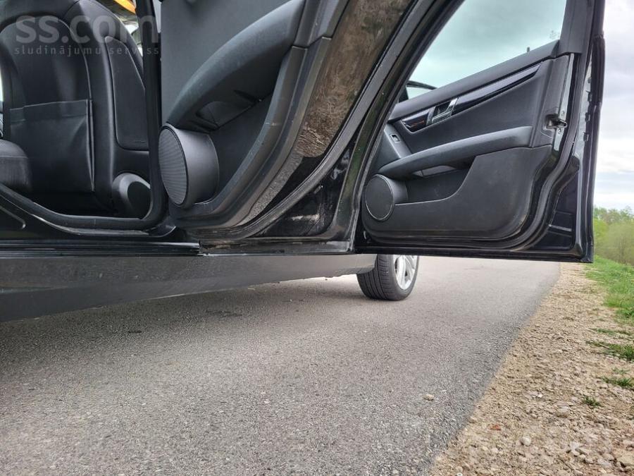 Melns Mercedes-Benz C 200 2009 Rīga, ar dzinēja tilpumu 2.20 L un nobraukumu 0 tūkst. km par 2550 €, foto 18 vietnē AUTOMOTO.COM.LV