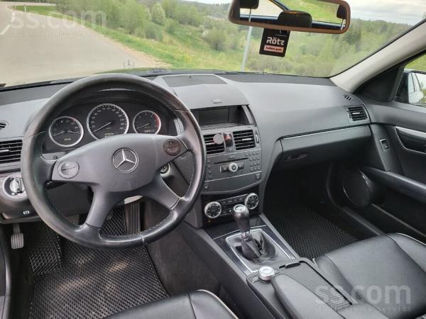 Melns Mercedes-Benz C 200 2009 Rīga, ar dzinēja tilpumu 2.20 L un nobraukumu 0 tūkst. km par 2550 €, foto 10 vietnē AUTOMOTO.COM.LV
